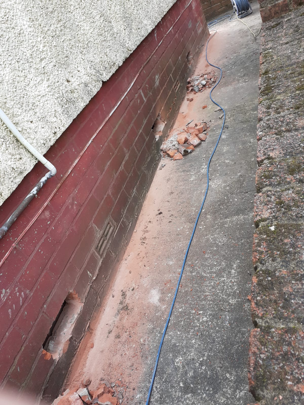 Blocked cavity walls cause rising and penetrating damp - Prokil